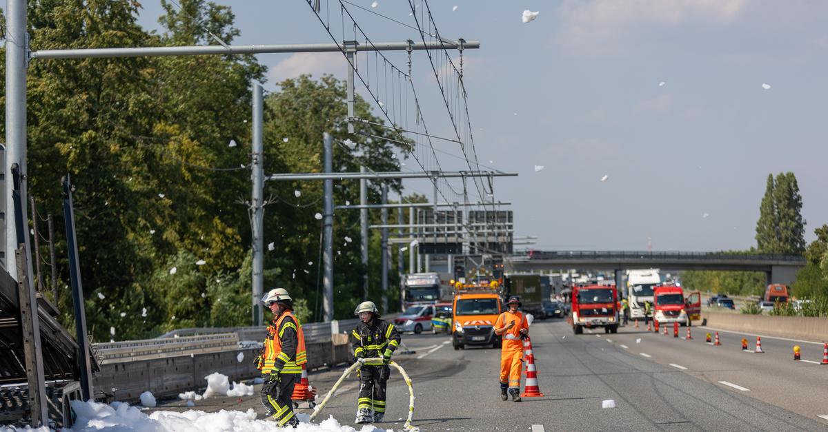 Lkw-Fahrer nach Brand auf A5 bei Weiterstadt schwer verletzt